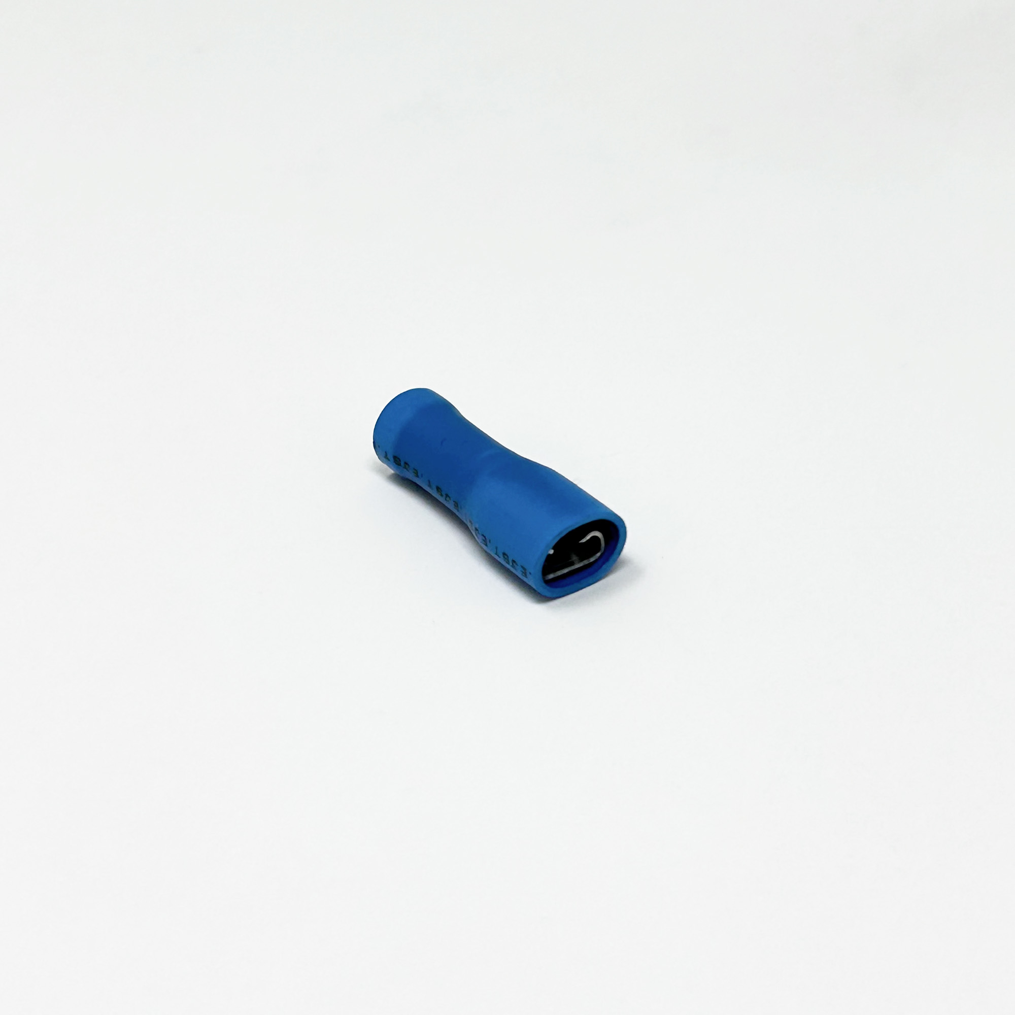 BLUE CRIMP SHROUDED RECEPTACLE 4.8 / 0.5MM BM502 UK 2025